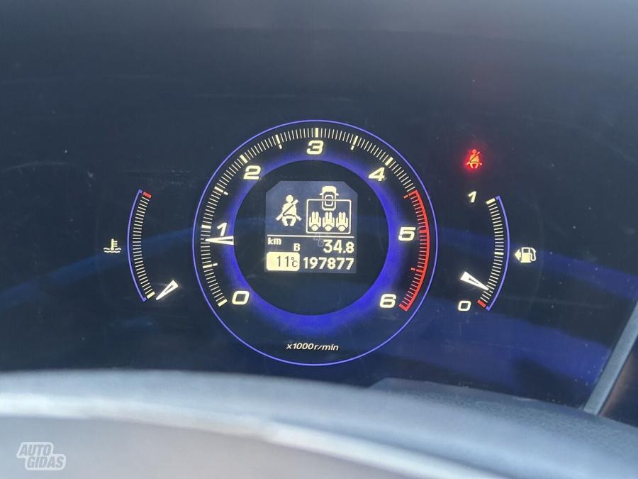 Black Honda Civic 2007 in Klaipeda, with an engine capacity of 2.20 L and mileage of 198 thousand km for 1899 €, photo 15 on AUTOMOTO.COM.LV