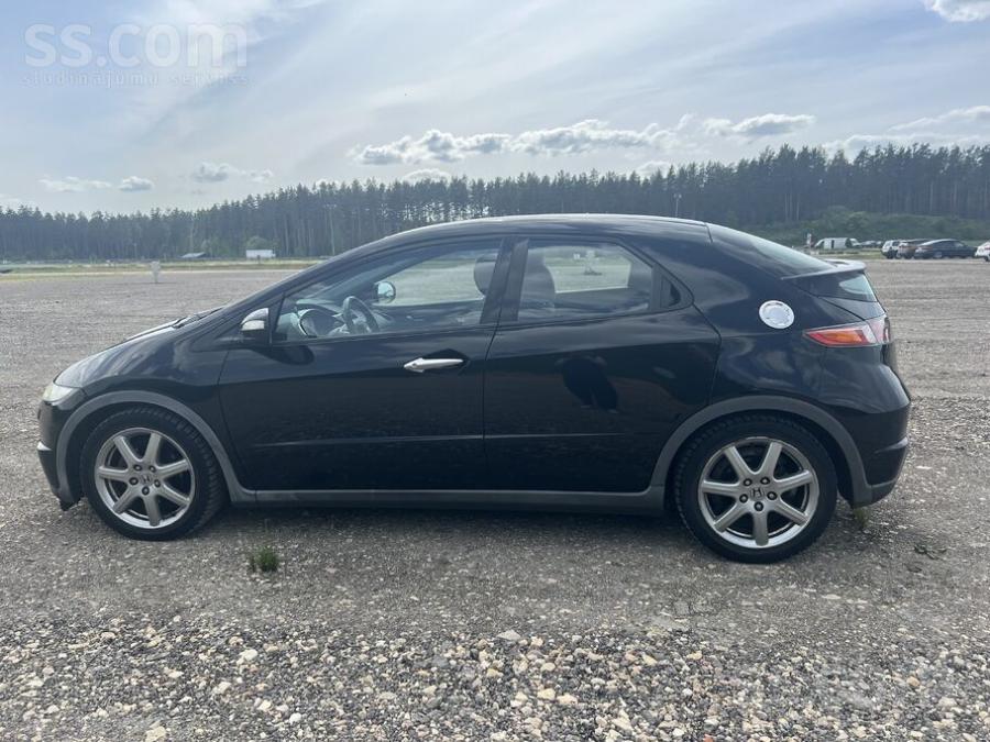 Melns Honda Civic 2008 Rīga, ar dzinēja tilpumu 2.20 L un nobraukumu 249 tūkst. km par 2700 €, foto 7 vietnē AUTOMOTO.COM.LV