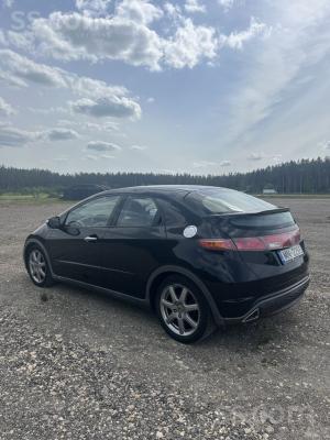 Melns Honda Civic 2008 Rīga, ar dzinēja tilpumu 2.20 L un nobraukumu 249 tūkst. km par 2700 €, foto 8 vietnē AUTOMOTO.COM.LV