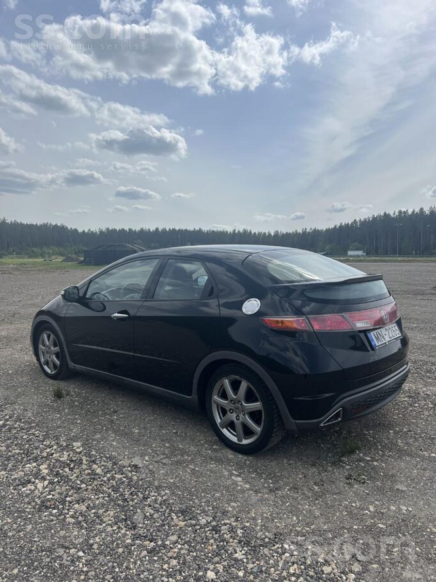 Melns Honda Civic 2008 Rīga, ar dzinēja tilpumu 2.20 L un nobraukumu 249 tūkst. km par 2700 €, foto 8 vietnē AUTOMOTO.COM.LV