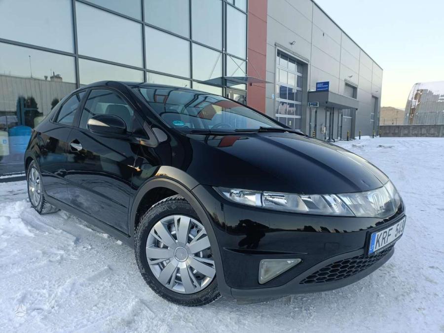 Melns Honda Civic 2008 Klaipėda, ar dzinēja tilpumu 1.80 L un nobraukumu 252 tūkst. km par 2990 €, foto 1 vietnē AUTOMOTO.COM.LV