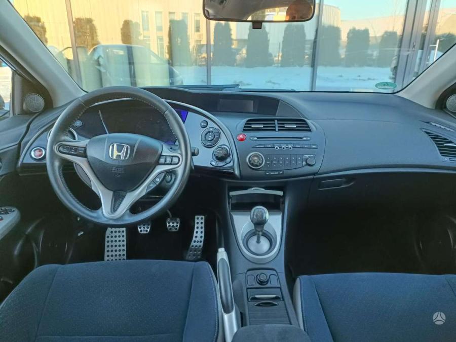 Melns Honda Civic 2008 Klaipėda, ar dzinēja tilpumu 1.80 L un nobraukumu 252 tūkst. km par 2990 €, foto 19 vietnē AUTOMOTO.COM.LV