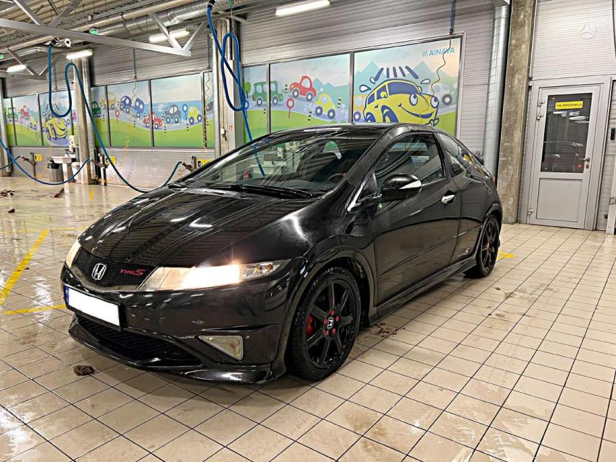 Melns Honda Civic 2008 Viļņa, ar dzinēja tilpumu 2.20 L un nobraukumu 338 tūkst. km par 1999 €, foto 6 vietnē AUTOMOTO.COM.LV