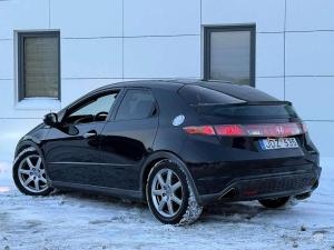 Melns Honda Civic 2008 Kauņa, ar dzinēja tilpumu 2.20 L un nobraukumu 383 tūkst. km par 2000 €, foto 3 vietnē AUTOMOTO.COM.LV