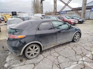 Black Honda Civic 2008 in Tallinn, with an engine capacity of 1.80 L and mileage of 262 thousand km for 699 €, photo 4 on AUTOMOTO.COM.LV