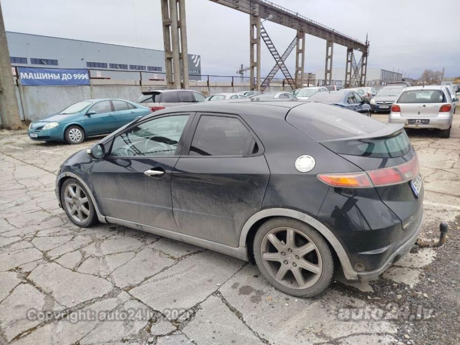 Black Honda Civic 2008 in Tallinn, with an engine capacity of 1.80 L and mileage of 262 thousand km for 699 €, photo 5 on AUTOMOTO.COM.LV