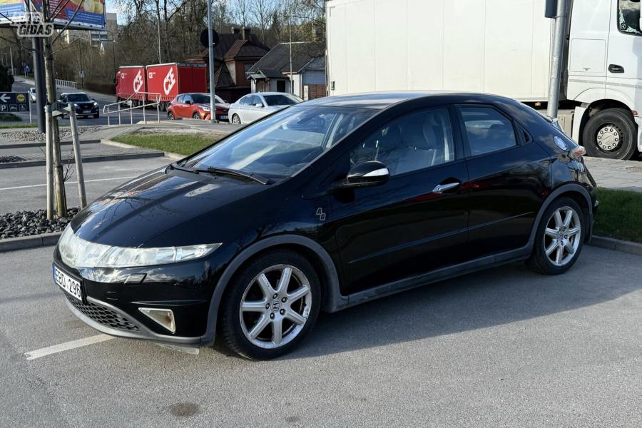 Black Honda Civic 2008 in Vilnius, with an engine capacity of 1.80 L and mileage of 60 thousand km for 4650 €, photo 1 on AUTOMOTO.COM.LV