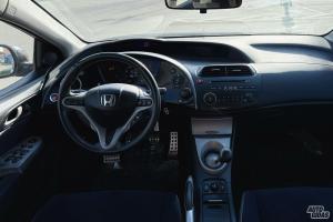 Black Honda Civic 2008 in Vilnius, with an engine capacity of 1.80 L and mileage of 60 thousand km for 4650 €, photo 7 on AUTOMOTO.COM.LV