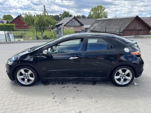 Melns Honda Civic 2008 Ukmergė, ar dzinēja tilpumu 2.20 L un nobraukumu 300 tūkst. km par 650 €, foto 2 vietnē AUTOMOTO.COM.LV