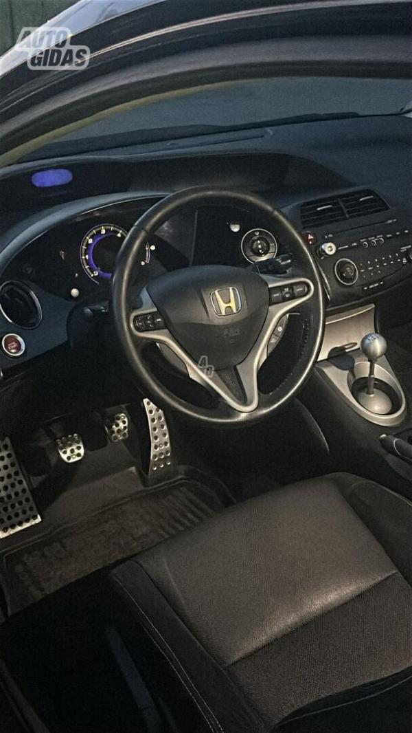 Melns Honda Civic 2008 Alīta, ar dzinēja tilpumu 2.00 L un nobraukumu 397 tūkst. km par 1450 €, foto 1 vietnē AUTOMOTO.COM.LV