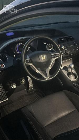 Black Honda Civic 2008 in Alytus, with an engine capacity of 2.00 L and mileage of 397 thousand km for 1450 €, photo  on AUTOMOTO.COM.LV