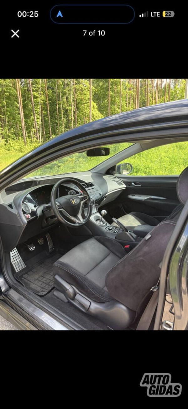 Melns Honda Civic 2008 Alīta, ar dzinēja tilpumu 2.00 L un nobraukumu 397 tūkst. km par 1450 €, foto 5 vietnē AUTOMOTO.COM.LV