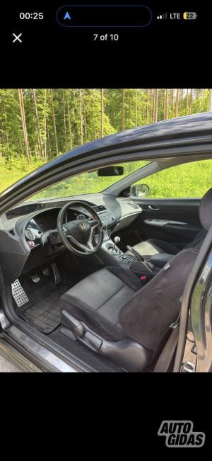 Black Honda Civic 2008 in Alytus, with an engine capacity of 2.00 L and mileage of 397 thousand km for 1450 €, photo 6 on AUTOMOTO.COM.LV