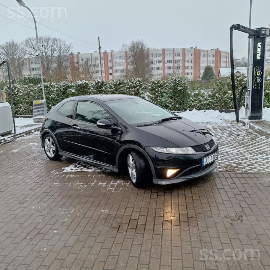 Black Honda Civic 2008 in Jurmala, with an engine capacity of 2.20 L and mileage of 259 thousand km for 3200 €, photo 3 on AUTOMOTO.COM.LV
