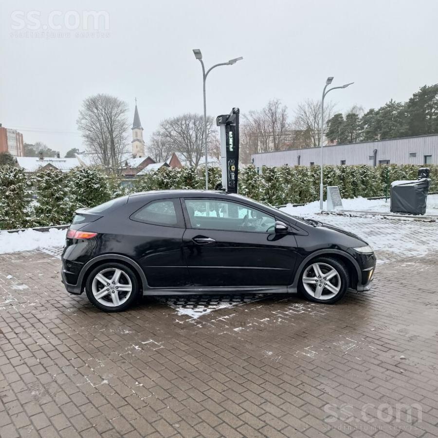 Black Honda Civic 2008 in Jurmala, with an engine capacity of 2.20 L and mileage of 259 thousand km for 3200 €, photo 4 on AUTOMOTO.COM.LV