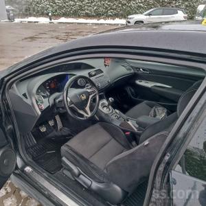 Black Honda Civic 2008 in Jurmala, with an engine capacity of 2.20 L and mileage of 259 thousand km for 3200 €, photo 9 on AUTOMOTO.COM.LV