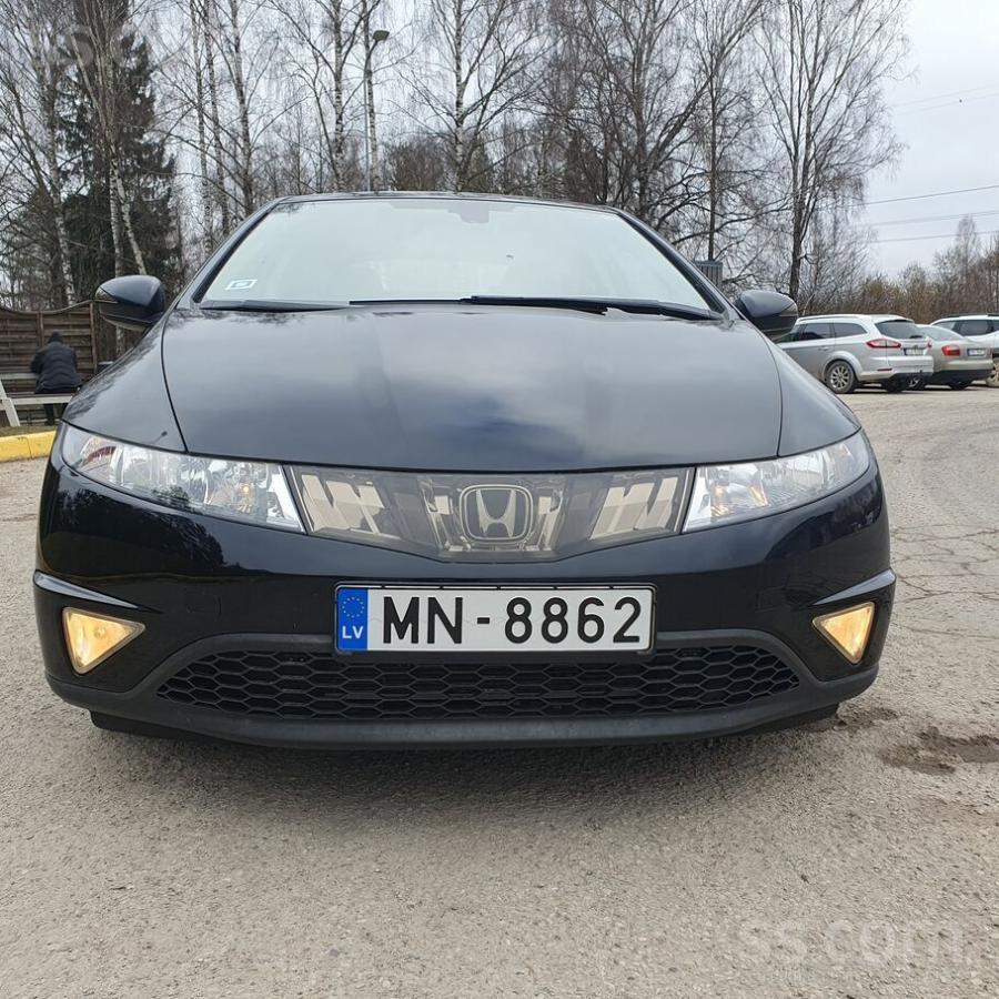 Melns Honda Civic 2008 Rīga, ar dzinēja tilpumu 2.20 L un nobraukumu 290 tūkst. km par 2700 €, foto 1 vietnē AUTOMOTO.COM.LV