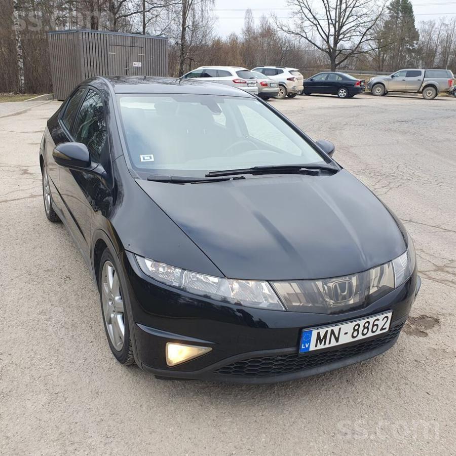 Melns Honda Civic 2008 Rīga, ar dzinēja tilpumu 2.20 L un nobraukumu 290 tūkst. km par 2700 €, foto 3 vietnē AUTOMOTO.COM.LV