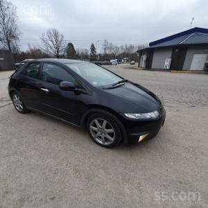 Melns Honda Civic 2008 Rīga, ar dzinēja tilpumu 2.20 L un nobraukumu 290 tūkst. km par 2700 €, foto 4 vietnē AUTOMOTO.COM.LV