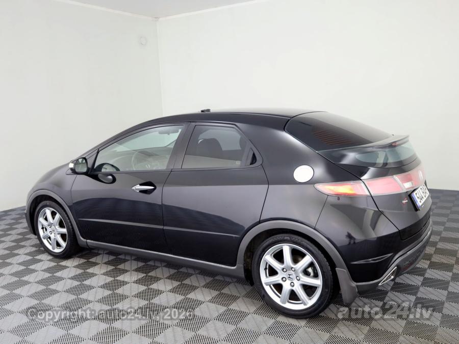 Черный Хонда Цивик 2008 в Таллин, объемом двигателя 1.80 л и пробегом 189 тыс. км за 1299 €, фото 5 на AUTOMOTO.COM.LV