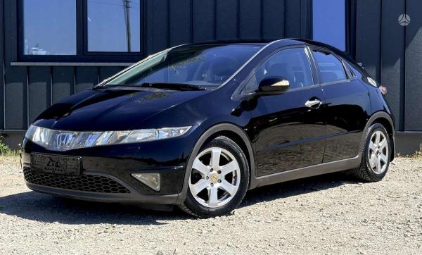 Black Honda Civic 2008 in Klaipeda, with an engine capacity of 1.80 L and mileage of 146 thousand km for 3300 €, photo 3 on AUTOMOTO.COM.LV