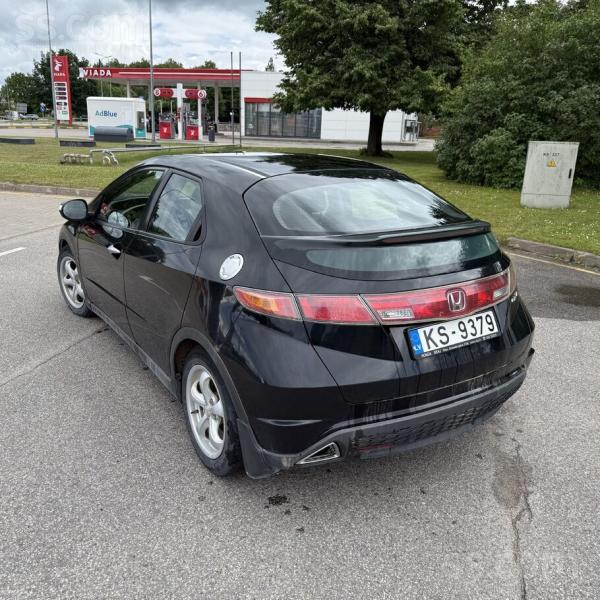 Black Honda Civic 2008 in Limbazi, with an engine capacity of 2.20 L and mileage of 307 thousand km for 1650 €, photo 3 on AUTOMOTO.COM.LV