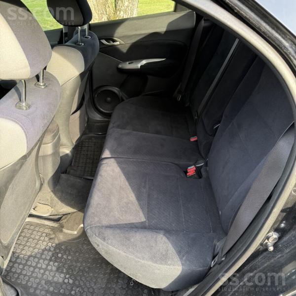 Black Honda Civic 2008 in Limbazi, with an engine capacity of 2.20 L and mileage of 307 thousand km for 1650 €, photo 6 on AUTOMOTO.COM.LV