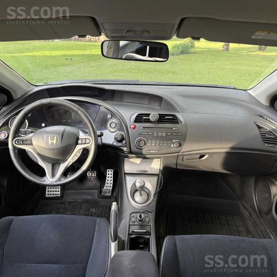 Black Honda Civic 2008 in Limbazi, with an engine capacity of 2.20 L and mileage of 307 thousand km for 1650 €, photo 8 on AUTOMOTO.COM.LV