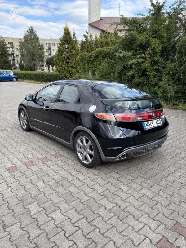 Melns Honda Civic 2008 Kauņa, ar dzinēja tilpumu 2.20 L un nobraukumu 203 tūkst. km par 2800 €, foto 4 vietnē AUTOMOTO.COM.LV