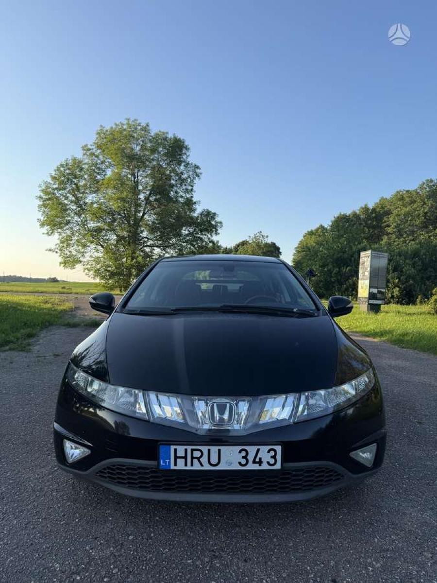 Black Honda Civic 2008 in Gargzdai, with an engine capacity of 2.20 L and mileage of 291 thousand km for 2150 €, photo 1 on AUTOMOTO.COM.LV