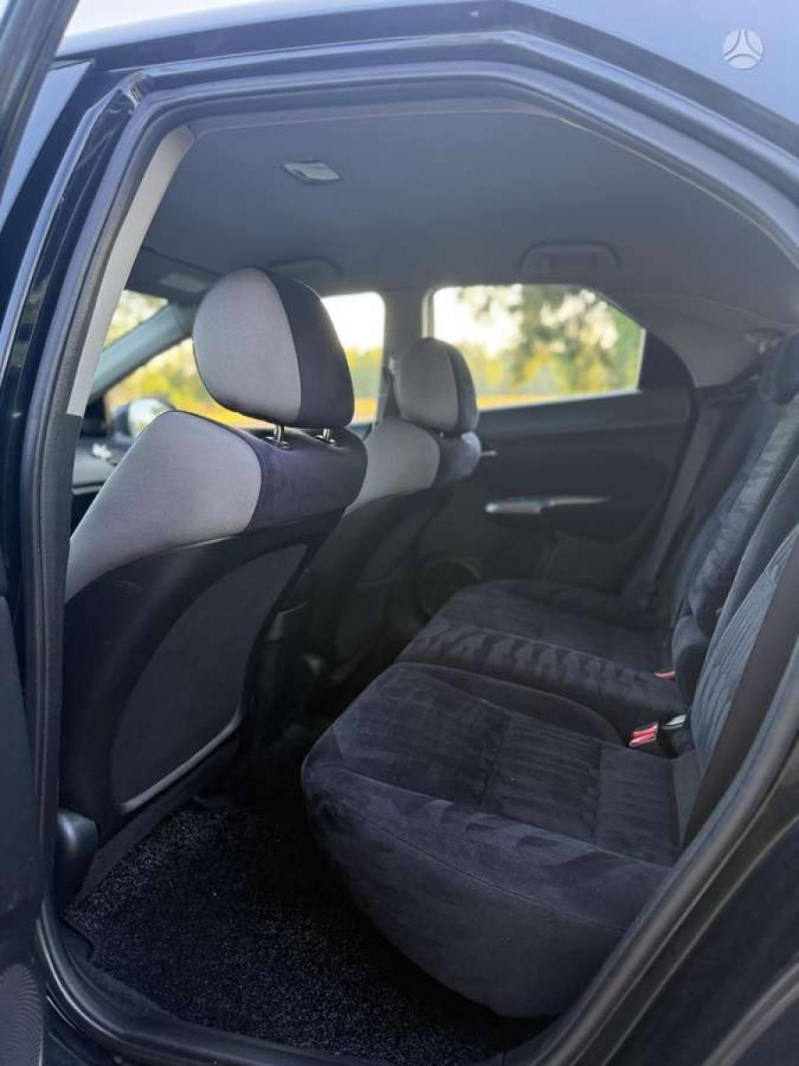 Black Honda Civic 2008 in Gargzdai, with an engine capacity of 2.20 L and mileage of 291 thousand km for 2150 €, photo 13 on AUTOMOTO.COM.LV