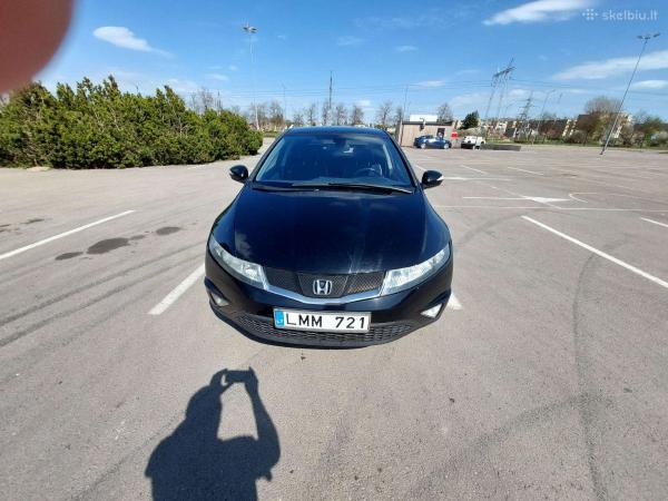 Black Honda Civic 2008 in Siauliai, with an engine capacity of 2.20 L and mileage of 250 thousand km for 2200 €, photo 3 on AUTOMOTO.COM.LV