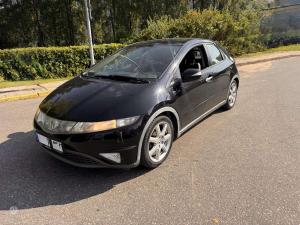 Melns Honda Civic 2008 Viļņa, ar dzinēja tilpumu 1.80 L un nobraukumu 264 tūkst. km par 3250 €, foto 4 vietnē AUTOMOTO.COM.LV