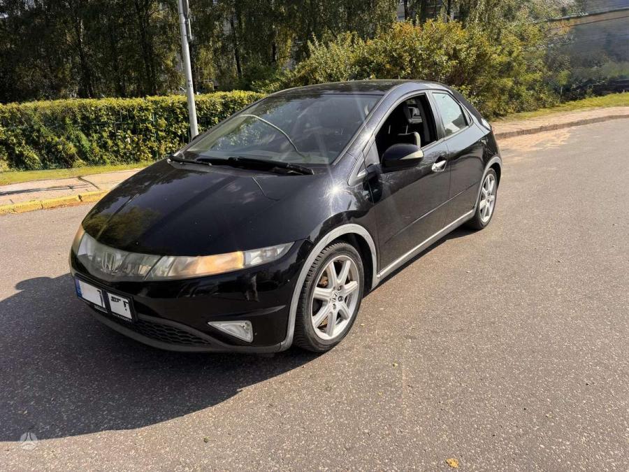 Melns Honda Civic 2008 Viļņa, ar dzinēja tilpumu 1.80 L un nobraukumu 264 tūkst. km par 3250 €, foto 4 vietnē AUTOMOTO.COM.LV
