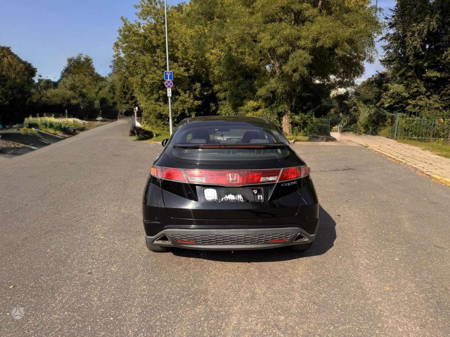 Melns Honda Civic 2008 Viļņa, ar dzinēja tilpumu 1.80 L un nobraukumu 264 tūkst. km par 3250 €, foto 10 vietnē AUTOMOTO.COM.LV