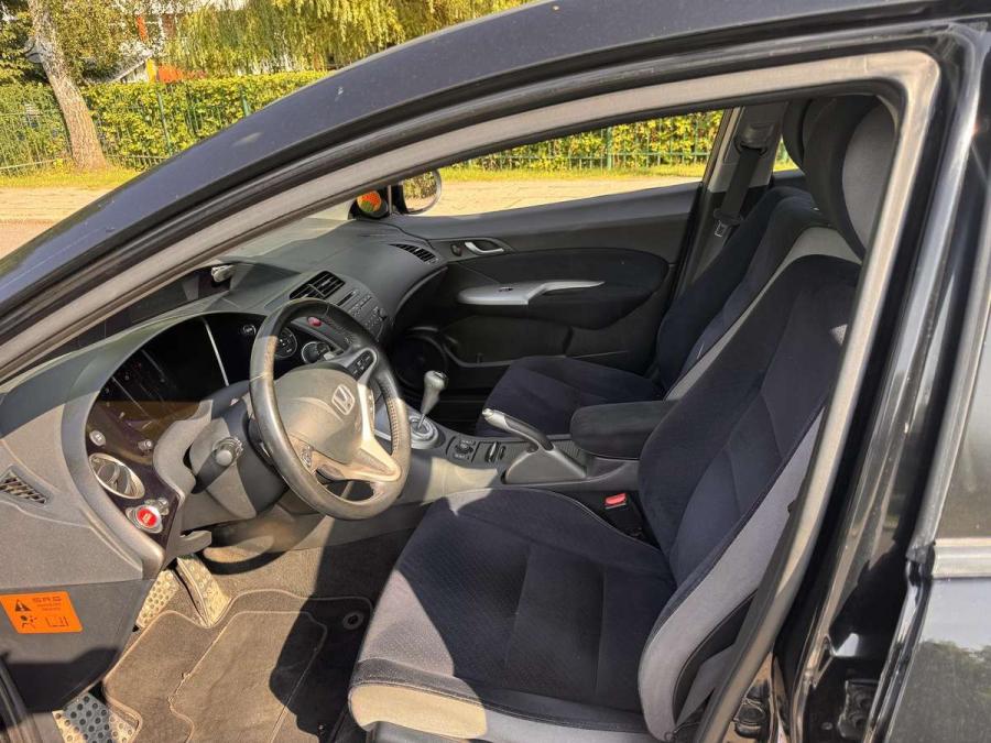 Melns Honda Civic 2008 Viļņa, ar dzinēja tilpumu 1.80 L un nobraukumu 264 tūkst. km par 3250 €, foto 18 vietnē AUTOMOTO.COM.LV