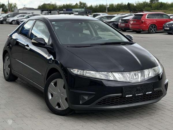 Melns Honda Civic 2008 Kretinga, ar dzinēja tilpumu 1.34 L un nobraukumu 196 tūkst. km par 3950 €, foto 1 vietnē AUTOMOTO.COM.LV