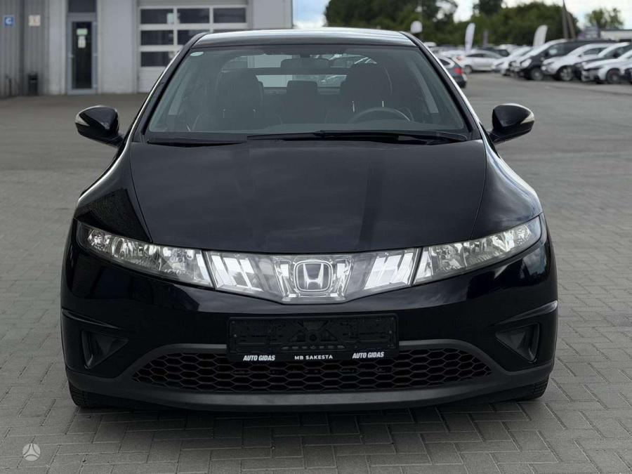 Melns Honda Civic 2008 Kretinga, ar dzinēja tilpumu 1.34 L un nobraukumu 196 tūkst. km par 3950 €, foto 3 vietnē AUTOMOTO.COM.LV
