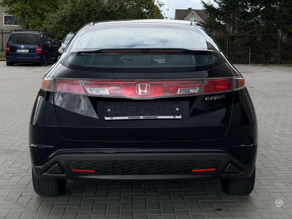 Melns Honda Civic 2008 Kretinga, ar dzinēja tilpumu 1.34 L un nobraukumu 196 tūkst. km par 3950 €, foto 5 vietnē AUTOMOTO.COM.LV