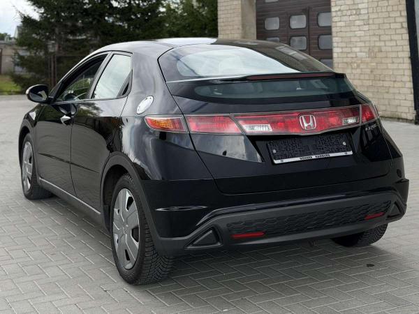Melns Honda Civic 2008 Kretinga, ar dzinēja tilpumu 1.34 L un nobraukumu 196 tūkst. km par 3950 €, foto 6 vietnē AUTOMOTO.COM.LV