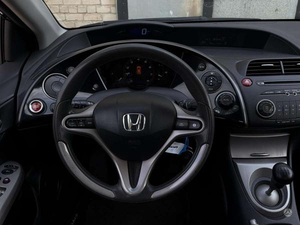 Melns Honda Civic 2008 Kretinga, ar dzinēja tilpumu 1.34 L un nobraukumu 196 tūkst. km par 3950 €, foto 8 vietnē AUTOMOTO.COM.LV