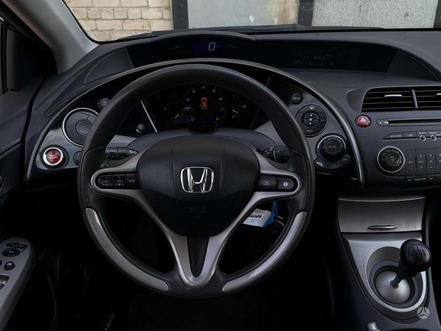 Melns Honda Civic 2008 Kretinga, ar dzinēja tilpumu 1.34 L un nobraukumu 196 tūkst. km par 3950 €, foto 9 vietnē AUTOMOTO.COM.LV