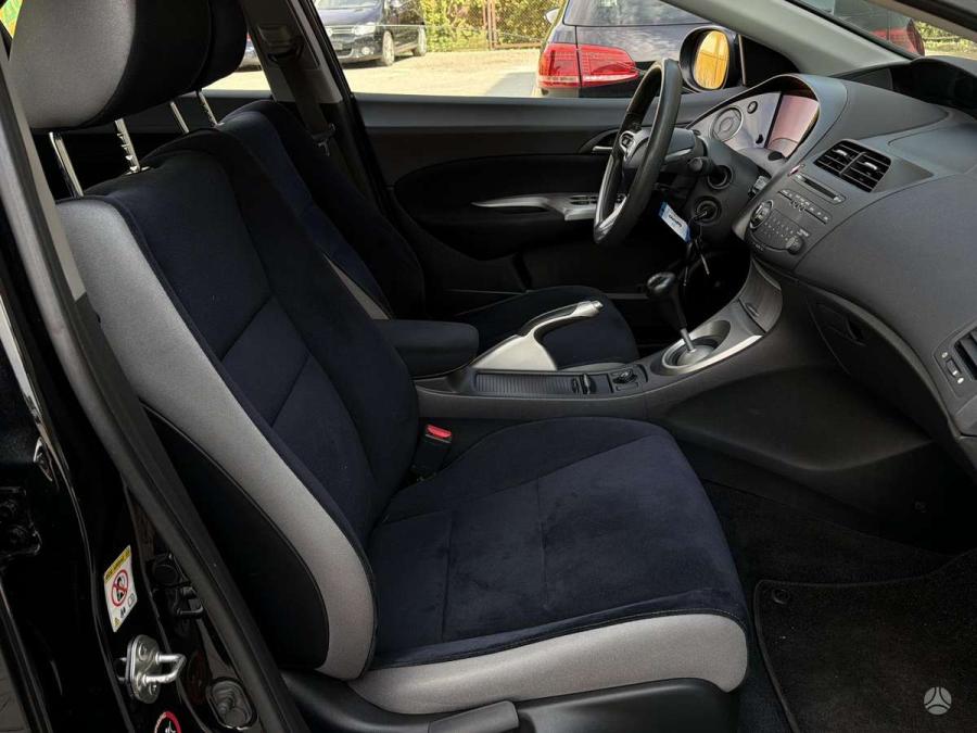 Melns Honda Civic 2008 Kretinga, ar dzinēja tilpumu 1.34 L un nobraukumu 196 tūkst. km par 3950 €, foto 12 vietnē AUTOMOTO.COM.LV