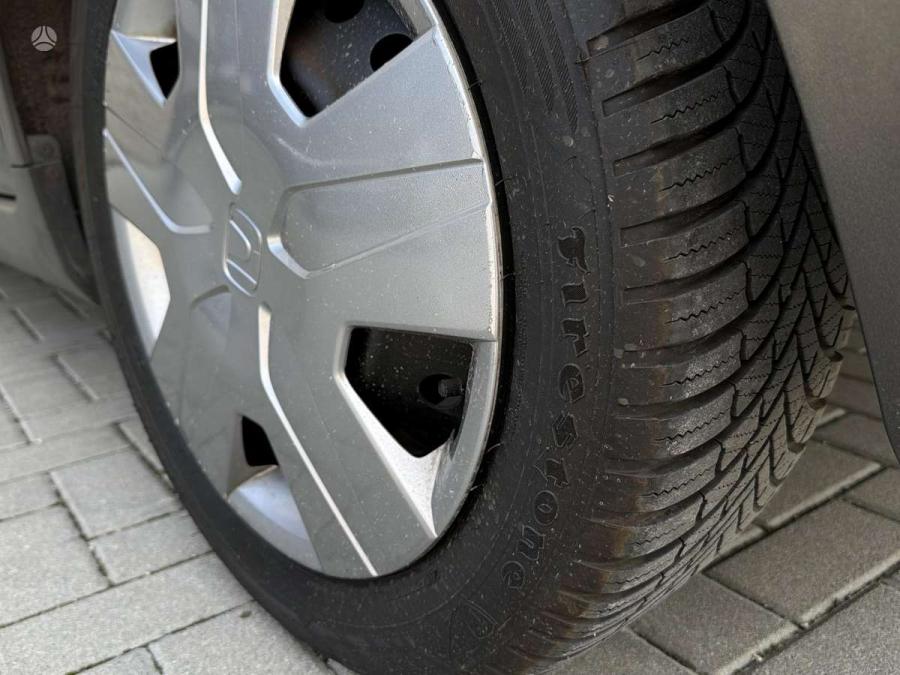 Melns Honda Civic 2008 Kretinga, ar dzinēja tilpumu 1.34 L un nobraukumu 196 tūkst. km par 3950 €, foto 18 vietnē AUTOMOTO.COM.LV