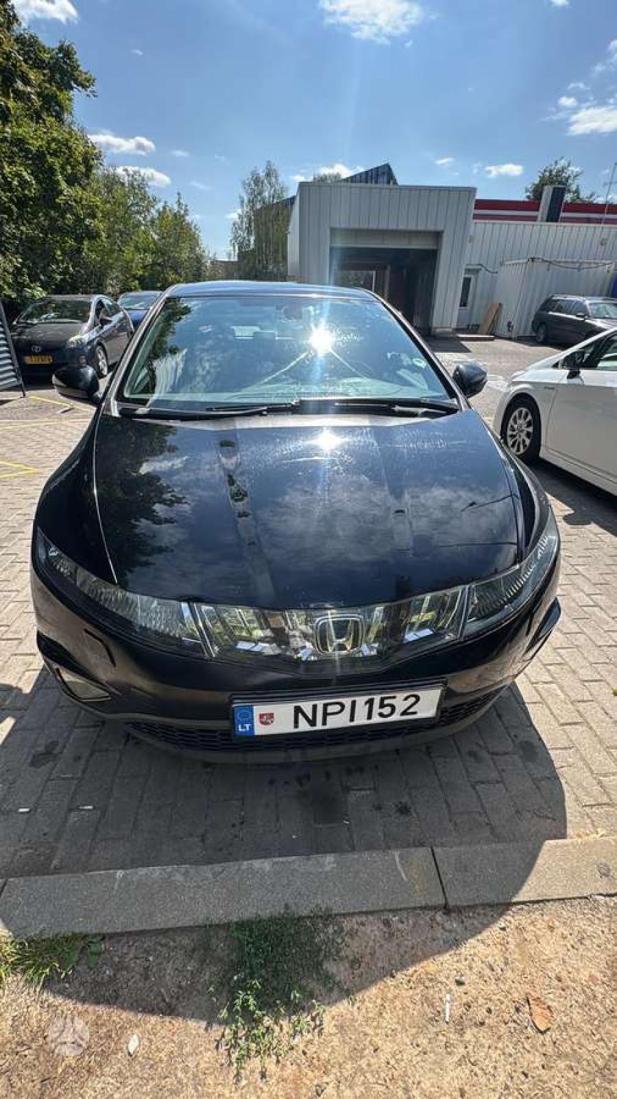 Black Honda Civic 2008 in Vilnius, with an engine capacity of 1.80 L and mileage of 230 thousand km for 2916 €, photo 1 on AUTOMOTO.COM.LV