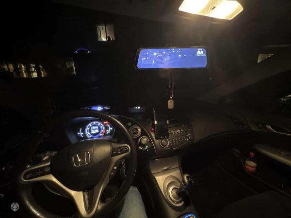 Melns Honda Civic 2008 Viļņa, ar dzinēja tilpumu 1.80 L un nobraukumu 230 tūkst. km par 2916 €, foto 6 vietnē AUTOMOTO.COM.LV