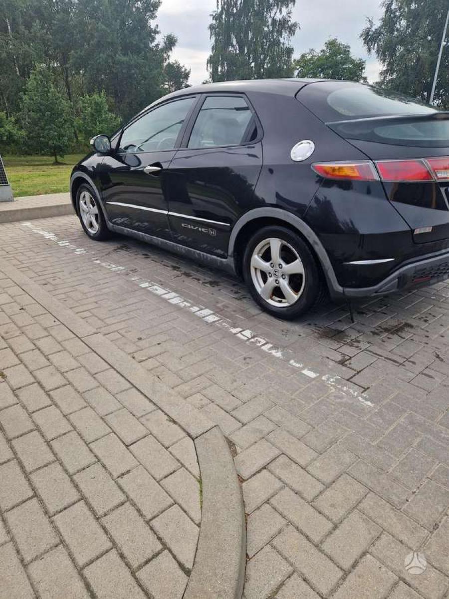 Melns Honda Civic 2008 Radviliškis, ar dzinēja tilpumu 1.34 L un nobraukumu 201 tūkst. km par 1400 €, foto 4 vietnē AUTOMOTO.COM.LV