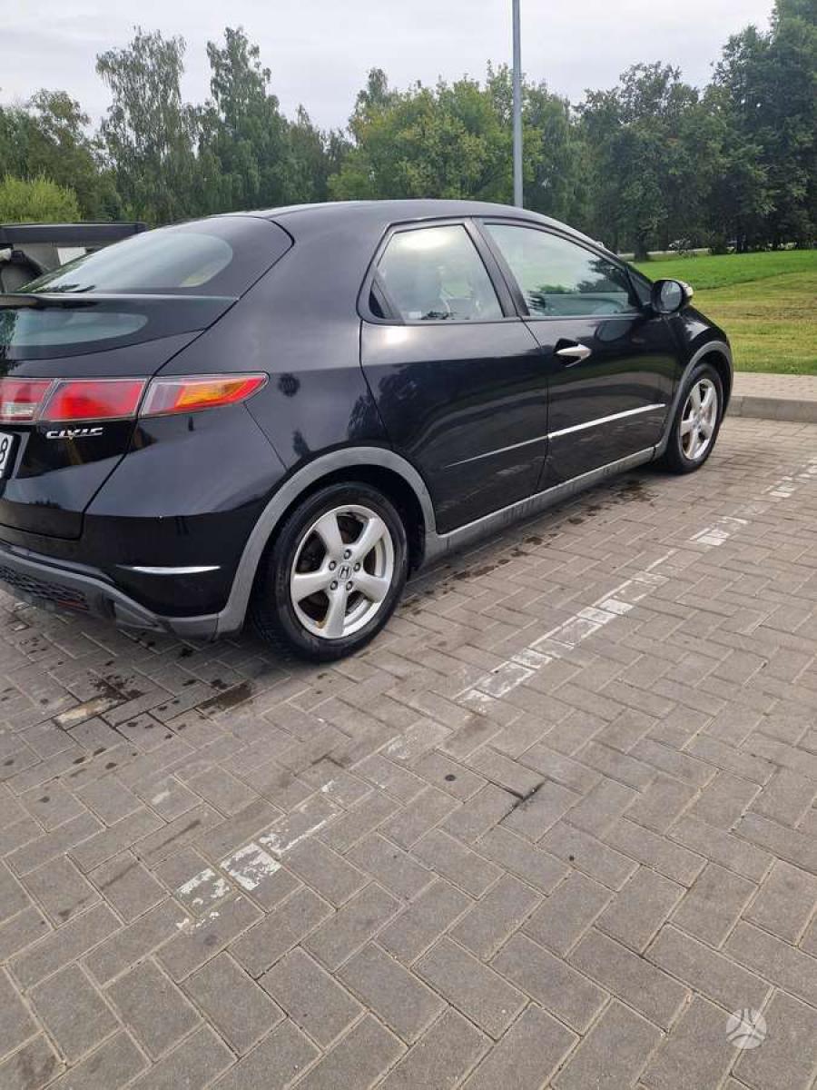 Melns Honda Civic 2008 Radviliškis, ar dzinēja tilpumu 1.34 L un nobraukumu 201 tūkst. km par 1400 €, foto 5 vietnē AUTOMOTO.COM.LV