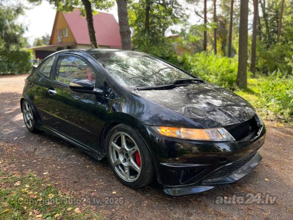 Melns Honda Civic 2008 Tallina, ar dzinēja tilpumu 2.00 L un nobraukumu 0 tūkst. km par 7900 €, foto 5 vietnē AUTOMOTO.COM.LV