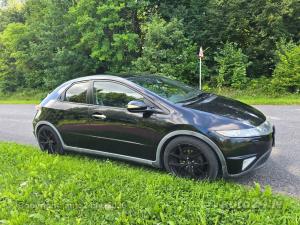Melns Honda Civic 2008 Tallina, ar dzinēja tilpumu 1.80 L un nobraukumu 301 tūkst. km par 3200 €, foto  vietnē AUTOMOTO.COM.LV